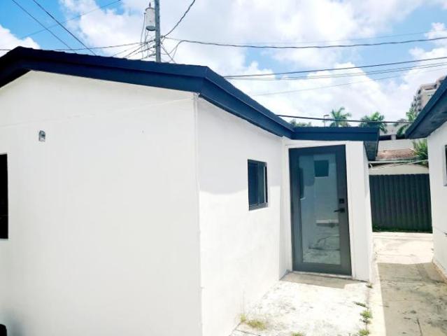 3686 B SW 25th Terrace Coral Gables, FL 33133