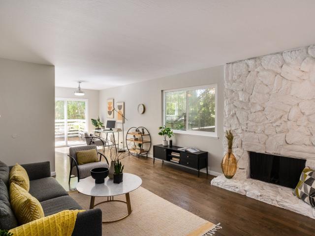 3686 Redwood Road, Oakland, US, CA