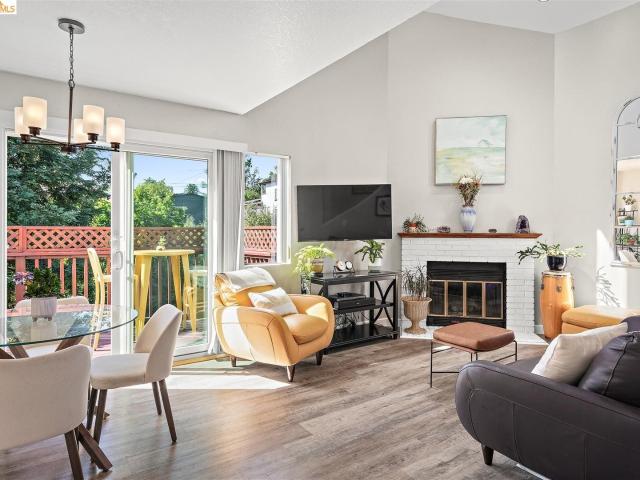 3687 Maple AVE 9