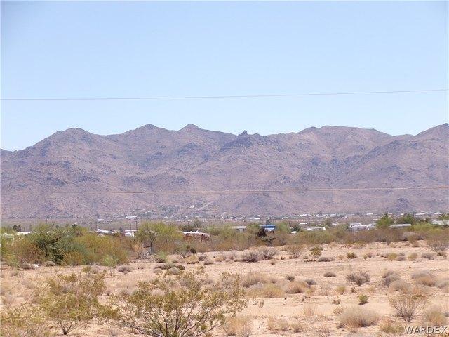 3687 N Mobile Rd, Golden Valley, AZ 86413