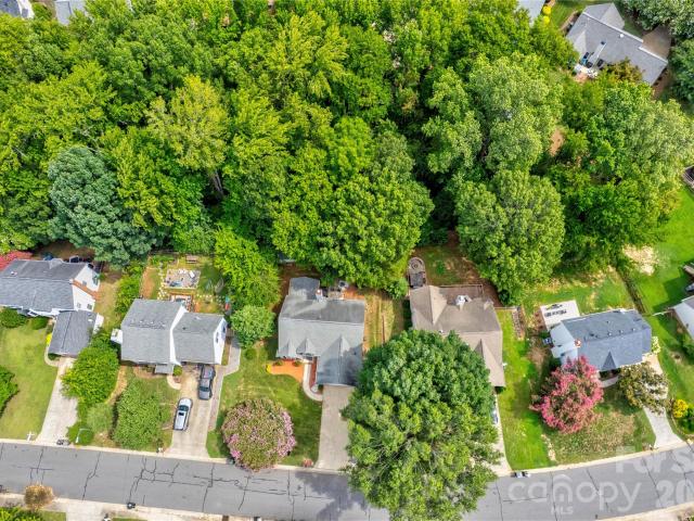3688 Lake Spring Avenue NW