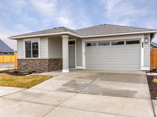3680 SW Badger Ct, Redmond, OR 97756