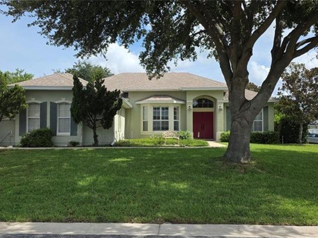 36812 Queen Bee Ln, Grand Island, FL 32735