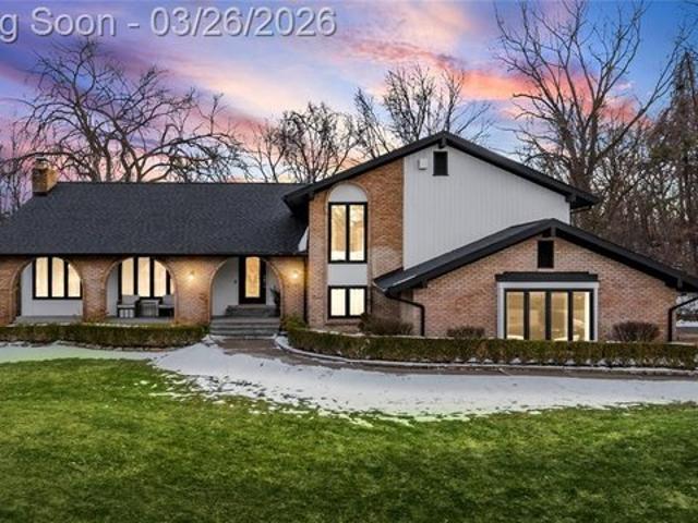 3681 Maxwell Ct, Bloomfield Hills, MI 48301