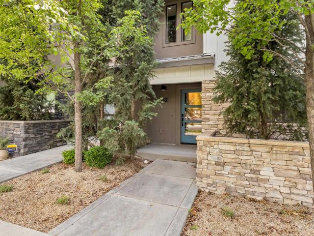 3681 E Parkcenter