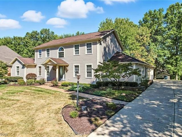 3682 Sperone Dr, Canfield, OH 44406