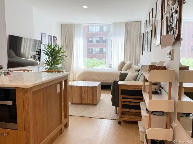 368 3rd Avenue 4A