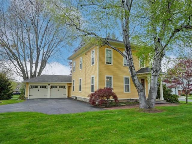 368 Chestnut Ridge Rd, Rochester, NY 14624