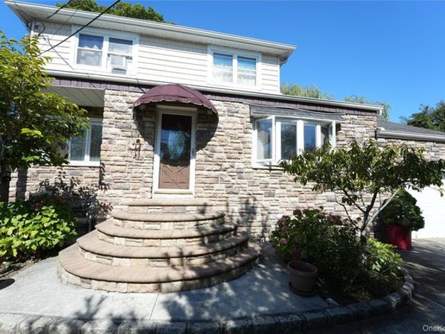 368 Merrifield Ave, Oceanside, NY 11572