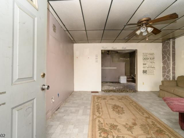 368 Thomas St