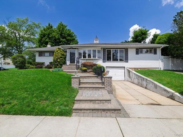3695 Waverly Ave, Seaford, NY 11783