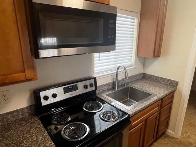 36976 Mulberry St