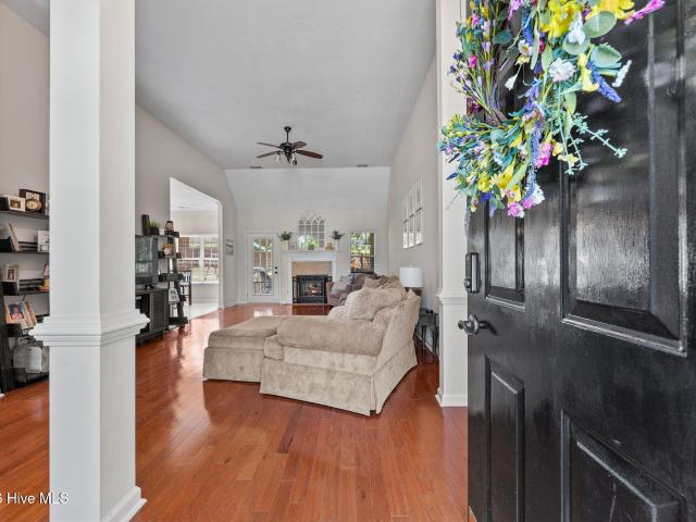 3698 Locks Hill