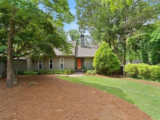 3699 Dunwoody Club Dr, Atlanta, GA 30350