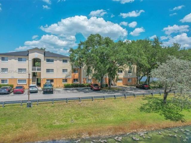 3690 N 56th Ave Apt 903, Hollywood, FL 33021
