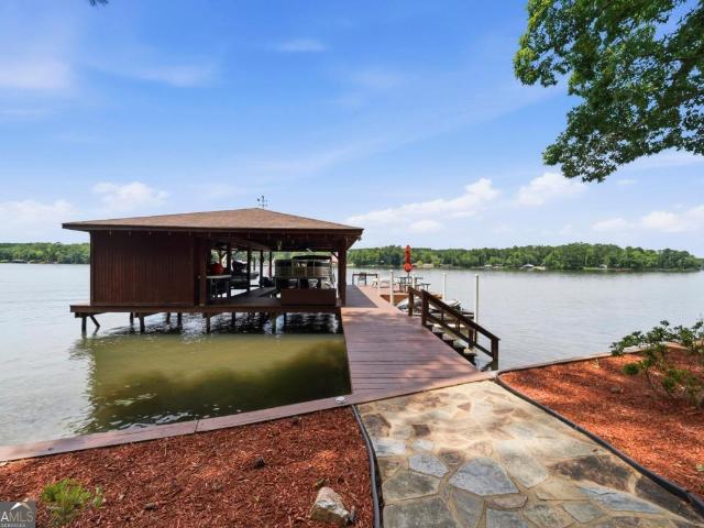 3690 Lakecrest Drive