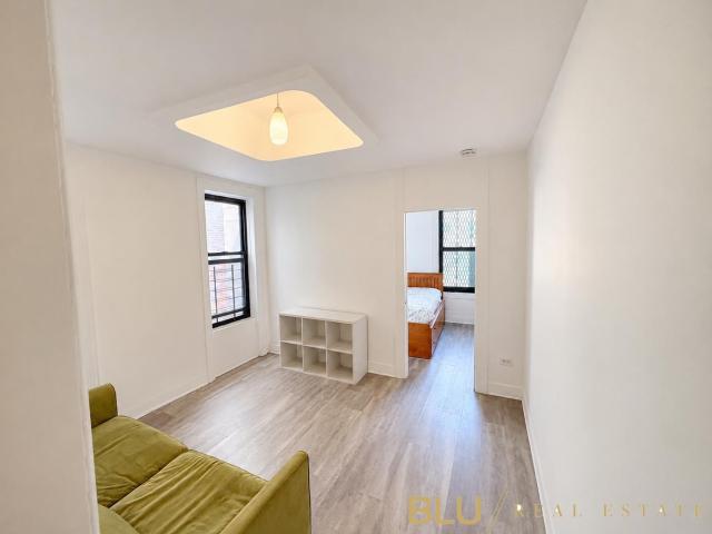 3692 Broadway 24