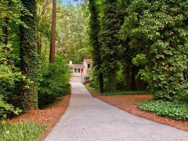 3692 Sawanee Dr, Marietta, GA 30062
