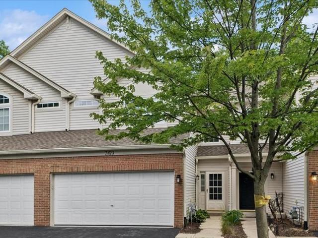 369 Abington Woods Dr, Aurora, IL 60502