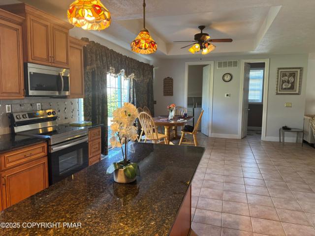 369 Bossardsville Rd, Stroudsburg, PA 18360 | MLS #PM 137075