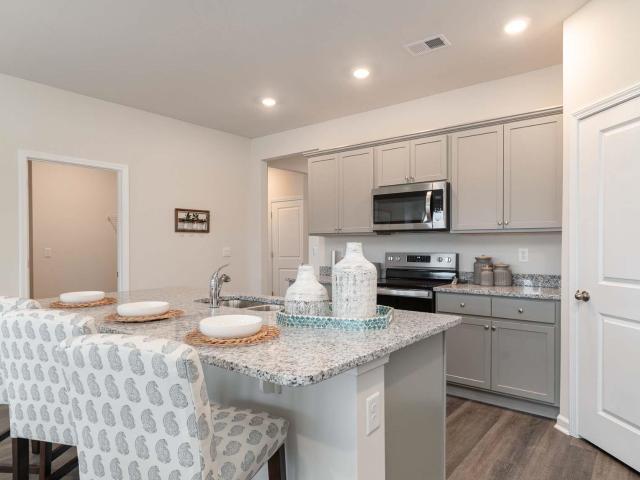 369 Glade Ct