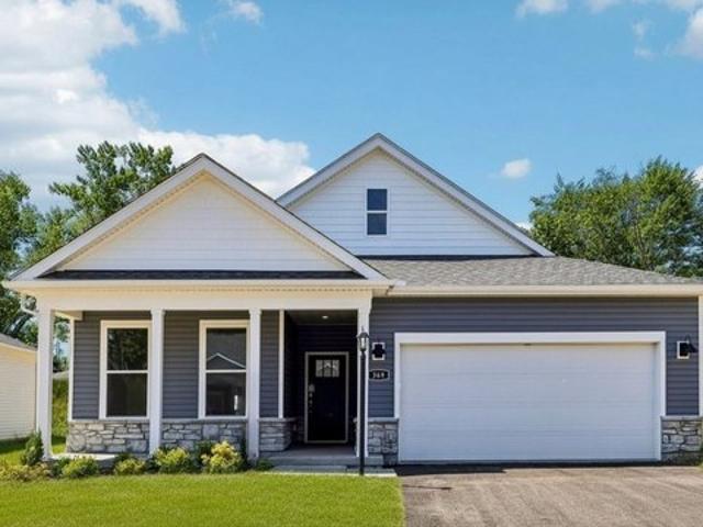 369 Gleneagles Dr, Butler, PA 16001