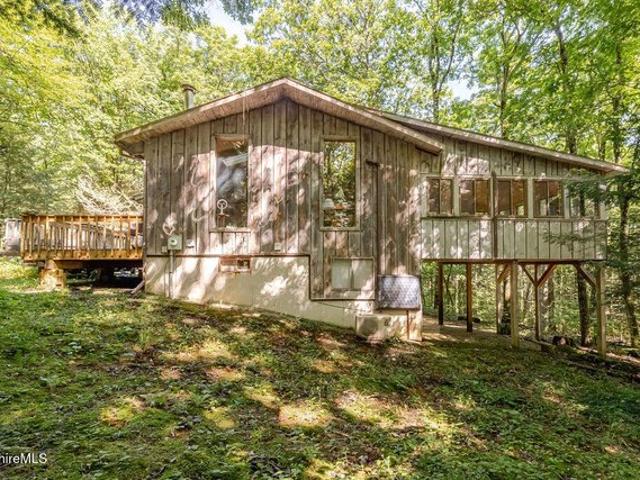 369 Deer Run Rd, Sandisfield, MA 01255