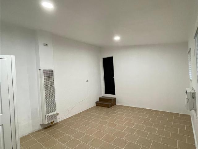 369 E Avenue R4