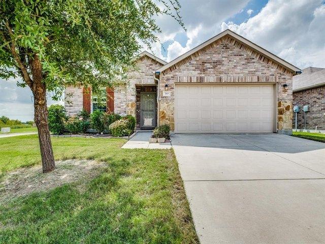 369 Magma Dr, Fort Worth, TX 76131