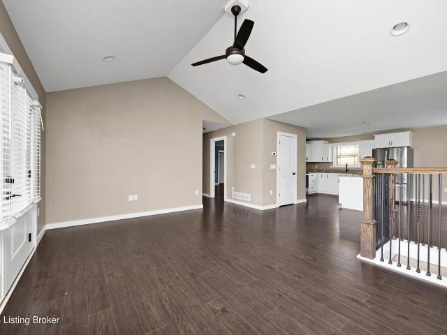 369 Meadowview Dr