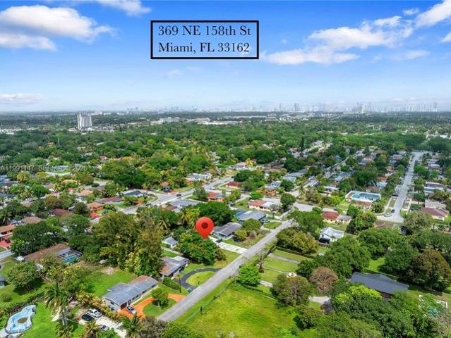 369 NE 158th St, Miami, FL 33162