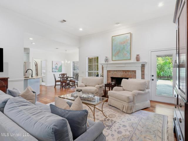 369 Pinewood Lane