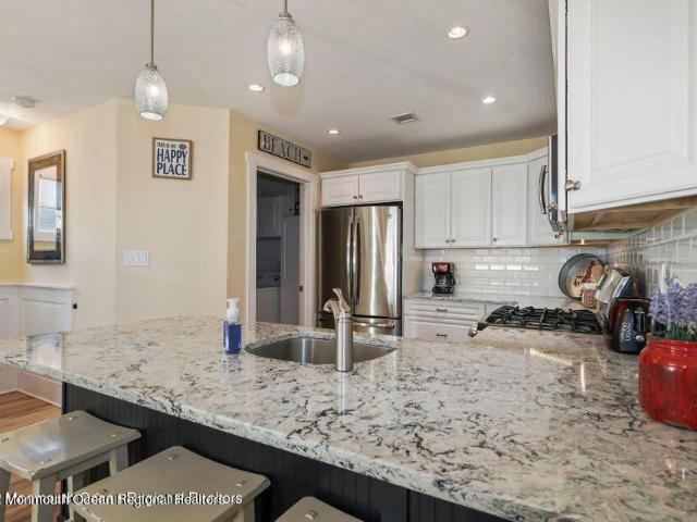 369 W 8th Street Unit 4