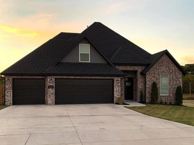 369 Waterfall Ln, Springdale, AR 72762