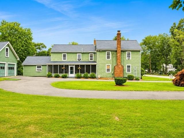 369 Village St, Medway, MA 02053