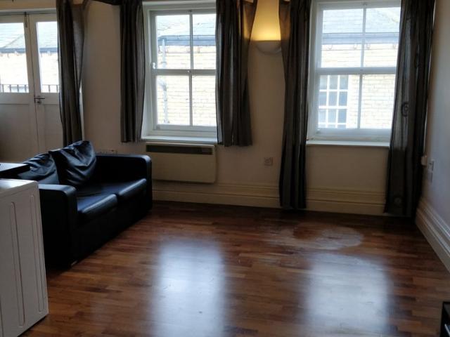 36 42 Westgate, Huddersfield, HD1