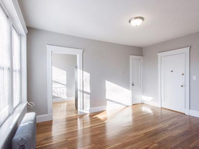 36 44 Quint Avenue Apartments One Bedroom Den