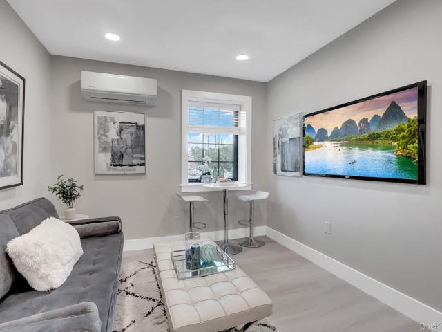 36 50 Lakeville Road 2B