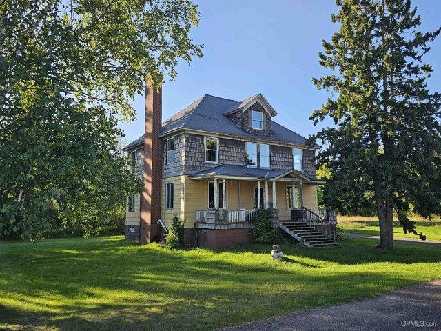 36 7th St, South Range, MI 49963