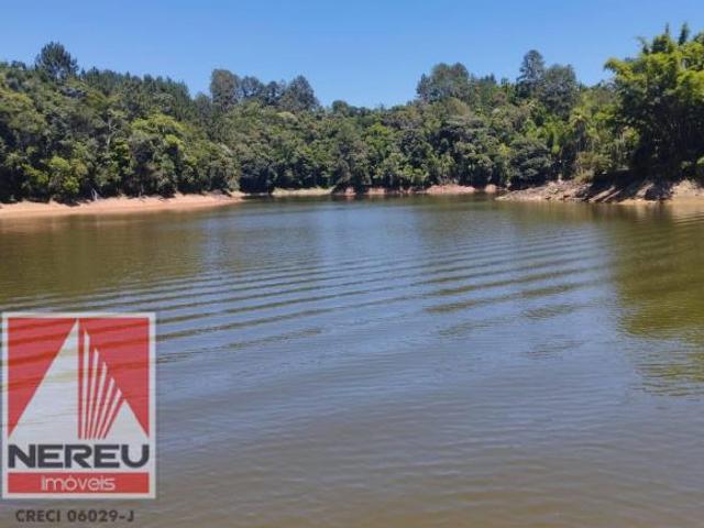 36.000M2 FRENTE PARA A REPRESA COM 3 CASAS A 5 KM DA RODOVIA