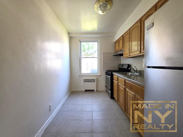 36 05 th Street, Queens, NY