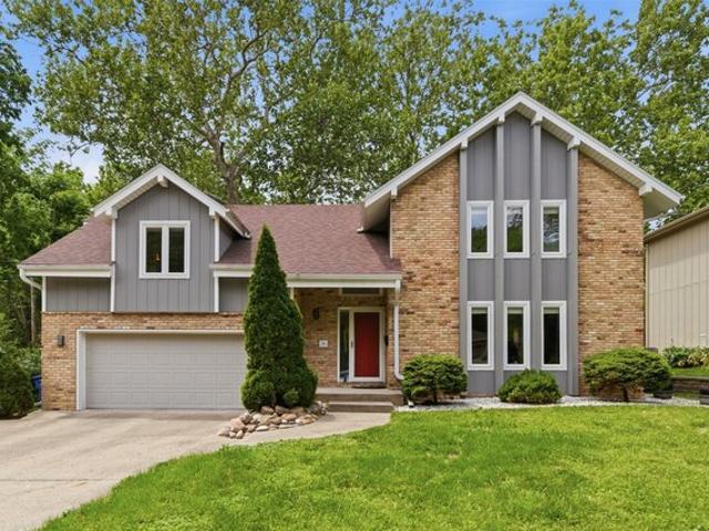36 30th St, Des Moines, IA 50312