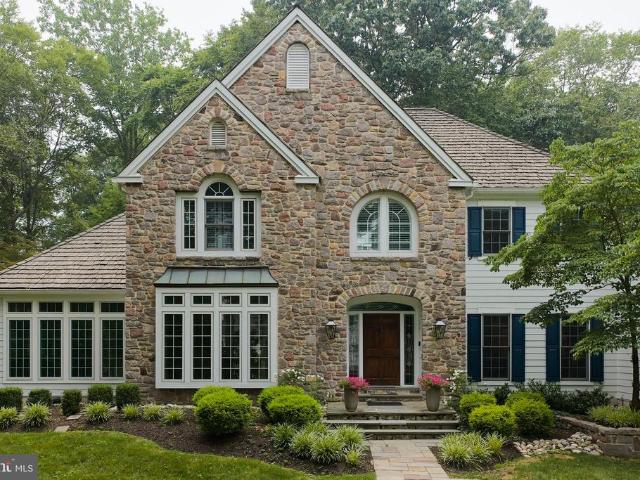 36 Timber Knoll Drive