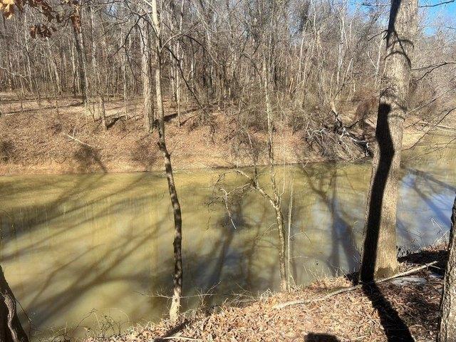 36 Towboat Ln, Adamsville, TN 38310