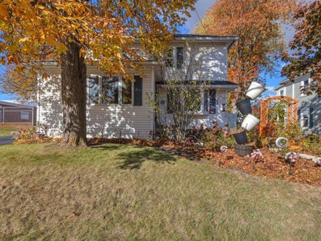 36 W Union Ave, Cedar Grove, WI 53013