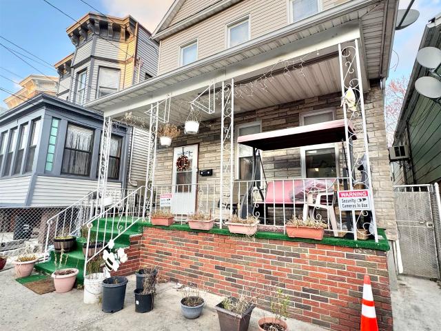 36 Winfield Ave