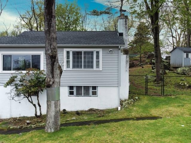 36 Wildwood Shores Dr, Hopatcong, NJ 07843 | MLS #4023 | Compass