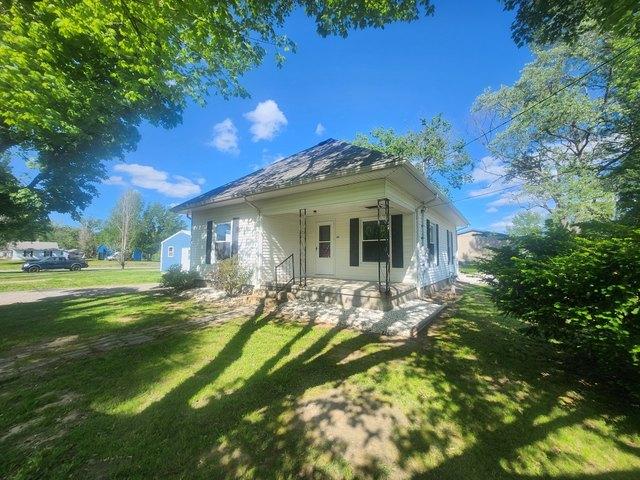 36 Wisconsin St, Pinckneyville, IL 62274