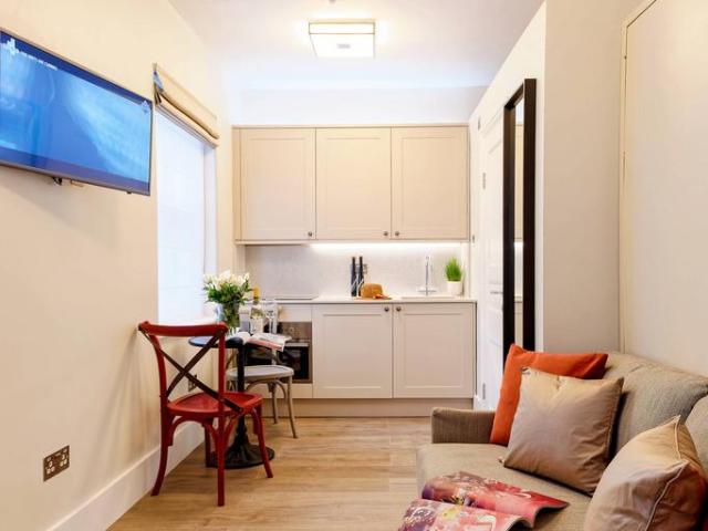 36 York Street, London W1H Studio to rent £2,578 pcm £595 pw