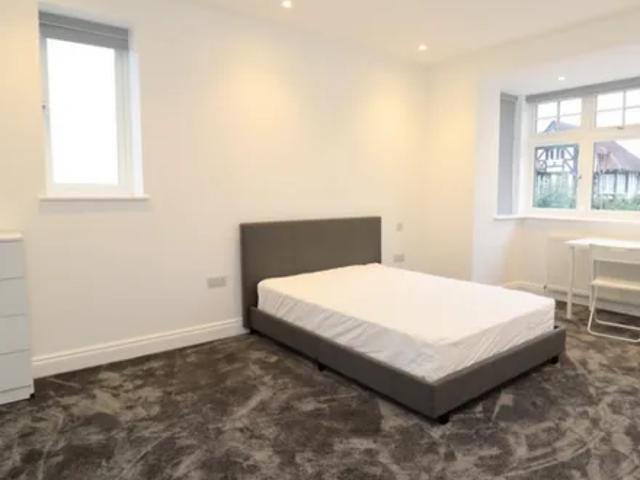 36 Abbey Road, London, EN1 2QP, United Kingdom | Room for rent #154588461 | Rentberry